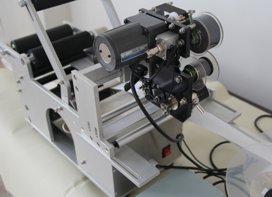 Semi-automatic Round Bottle Labeler Labeling machine with printer ...