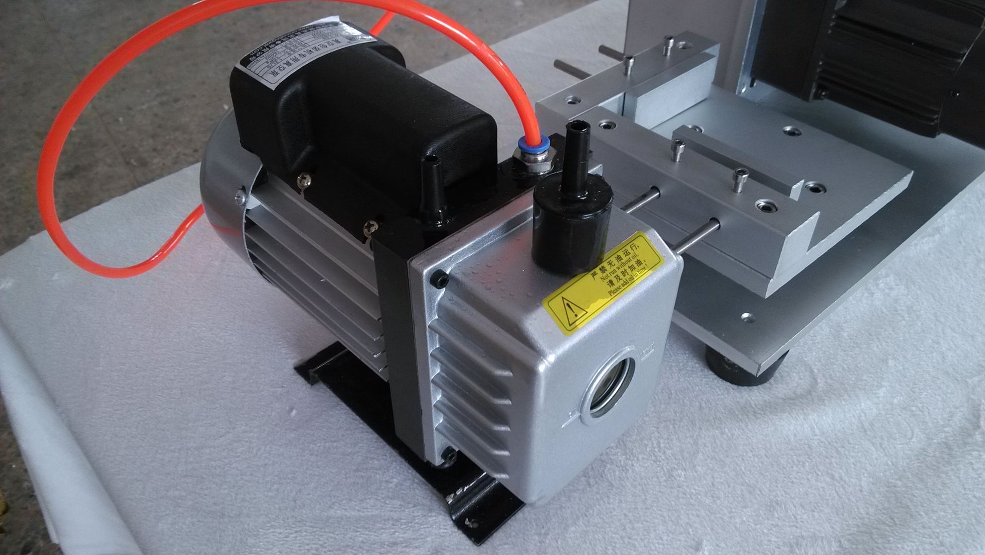 Semi-automatic Pneumatic Surface Plane Flat Labeling Machine Labeller ...