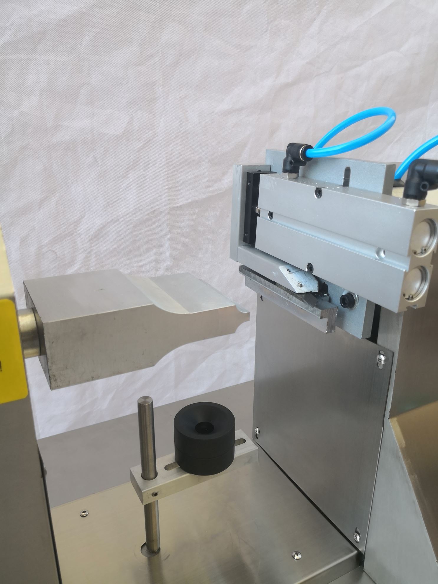 Ultrasonic Plastic Tube Sealing Machine with Cutting Printing function ...